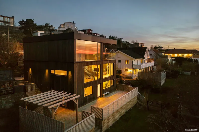 Modern functionalist villa | Swiperoom